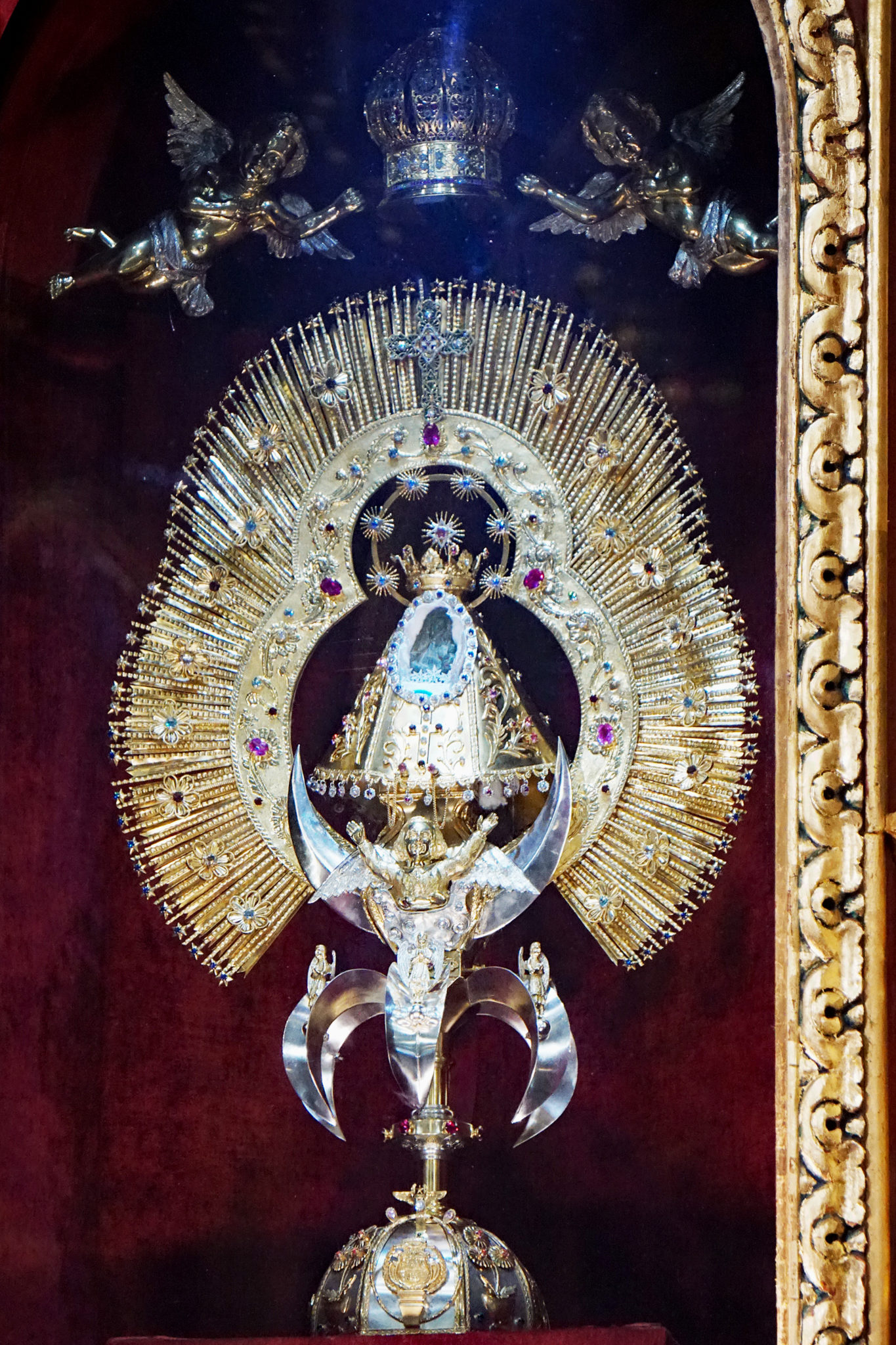 Nuestra Señora de los Ángeles, patrona de Costa Rica | Angelus en Español