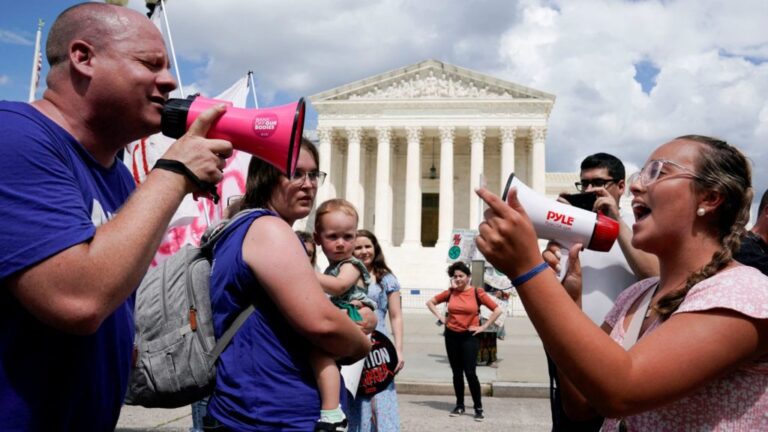 La lucha contra el aborto 2 años después de la anulación del caso Roe ...